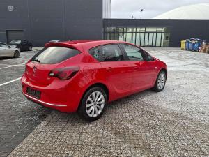 Red Opel Astra 2013 in Kaunas, with an engine capacity of 1.69 L and mileage of 249 thousand km for 4200 €, photo 8 on AUTOMOTO.COM.LV