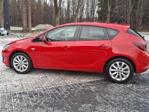 Red Opel Astra 2013 in Kaunas, with an engine capacity of 1.69 L and mileage of 249 thousand km for 4200 €, photo 14 on AUTOMOTO.COM.LV