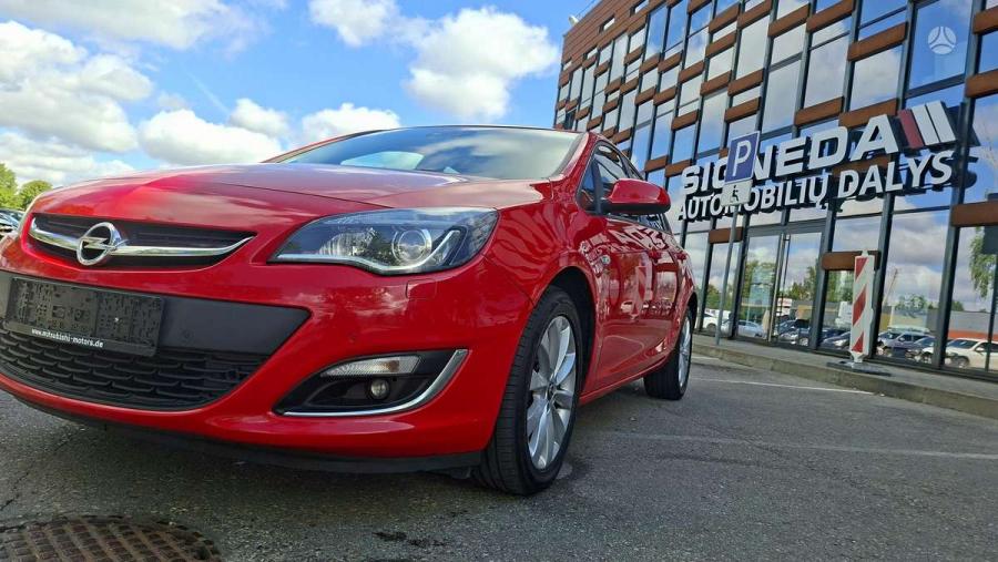 Sarkans Opel Astra 2013 Kauņa, ar dzinēja tilpumu 1.69 L un nobraukumu 178 tūkst. km par 4100 €, foto 4 vietnē AUTOMOTO.COM.LV