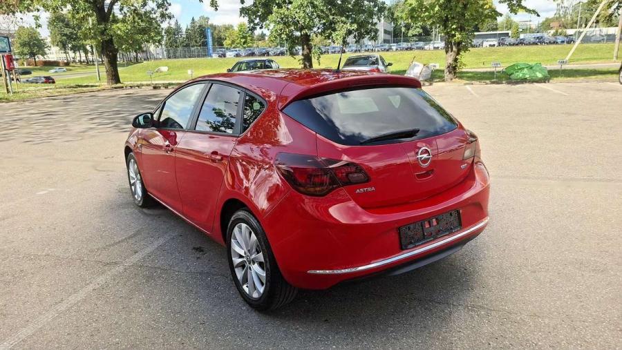 Sarkans Opel Astra 2013 Kauņa, ar dzinēja tilpumu 1.69 L un nobraukumu 178 tūkst. km par 4100 €, foto 15 vietnē AUTOMOTO.COM.LV