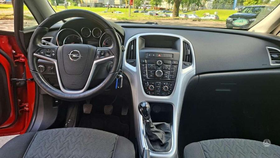 Sarkans Opel Astra 2013 Kauņa, ar dzinēja tilpumu 1.69 L un nobraukumu 178 tūkst. km par 4100 €, foto 21 vietnē AUTOMOTO.COM.LV