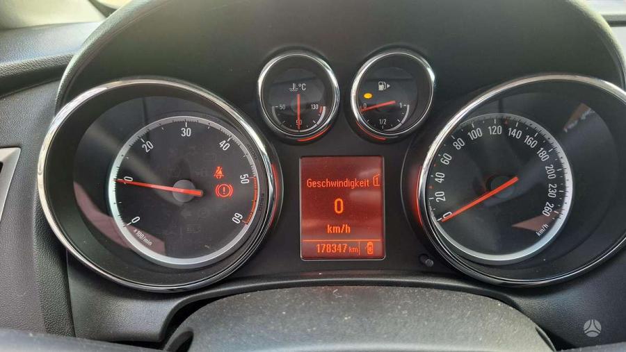 Sarkans Opel Astra 2013 Kauņa, ar dzinēja tilpumu 1.69 L un nobraukumu 178 tūkst. km par 4100 €, foto 25 vietnē AUTOMOTO.COM.LV
