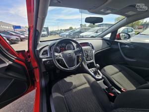 Red Opel Astra 2015 in Kaunas, with an engine capacity of 1.60 L and mileage of 273 thousand km for 3155 €, photo 5 on AUTOMOTO.COM.LV