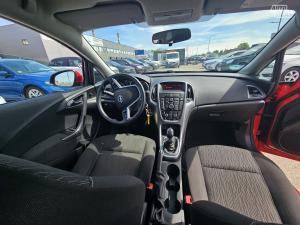Red Opel Astra 2015 in Kaunas, with an engine capacity of 1.60 L and mileage of 273 thousand km for 3155 €, photo 12 on AUTOMOTO.COM.LV