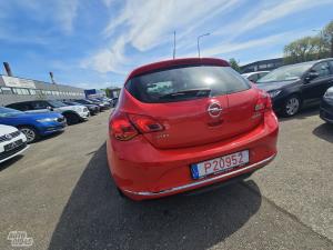 Red Opel Astra 2015 in Kaunas, with an engine capacity of 1.60 L and mileage of 273 thousand km for 3155 €, photo 21 on AUTOMOTO.COM.LV
