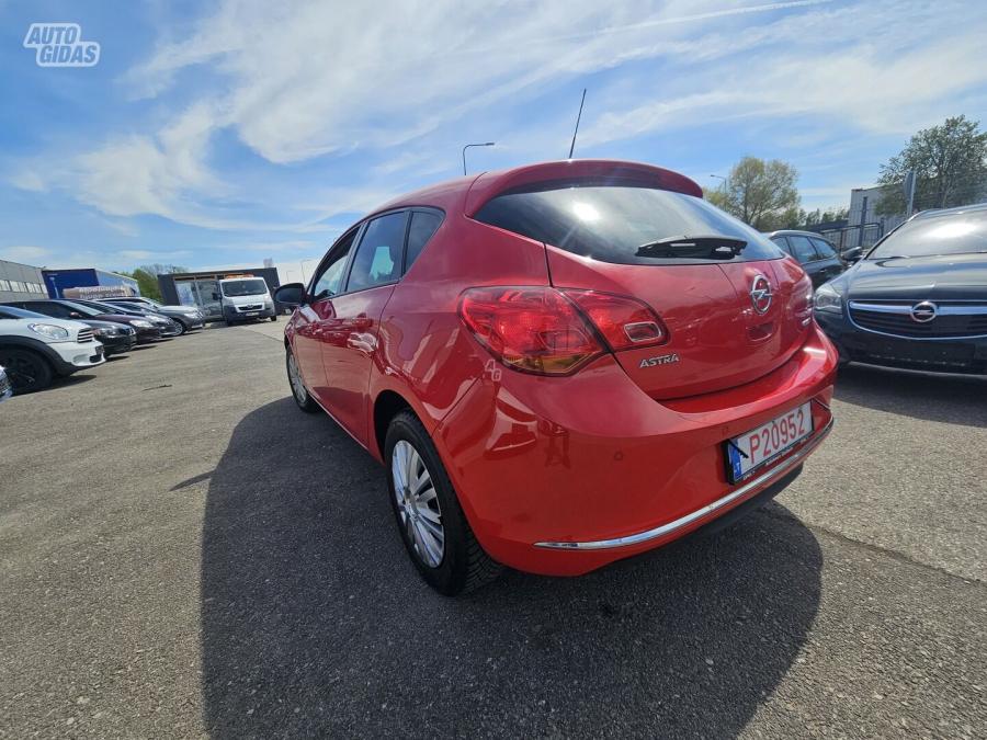 Red Opel Astra 2015 in Kaunas, with an engine capacity of 1.60 L and mileage of 273 thousand km for 3155 €, photo 22 on AUTOMOTO.COM.LV