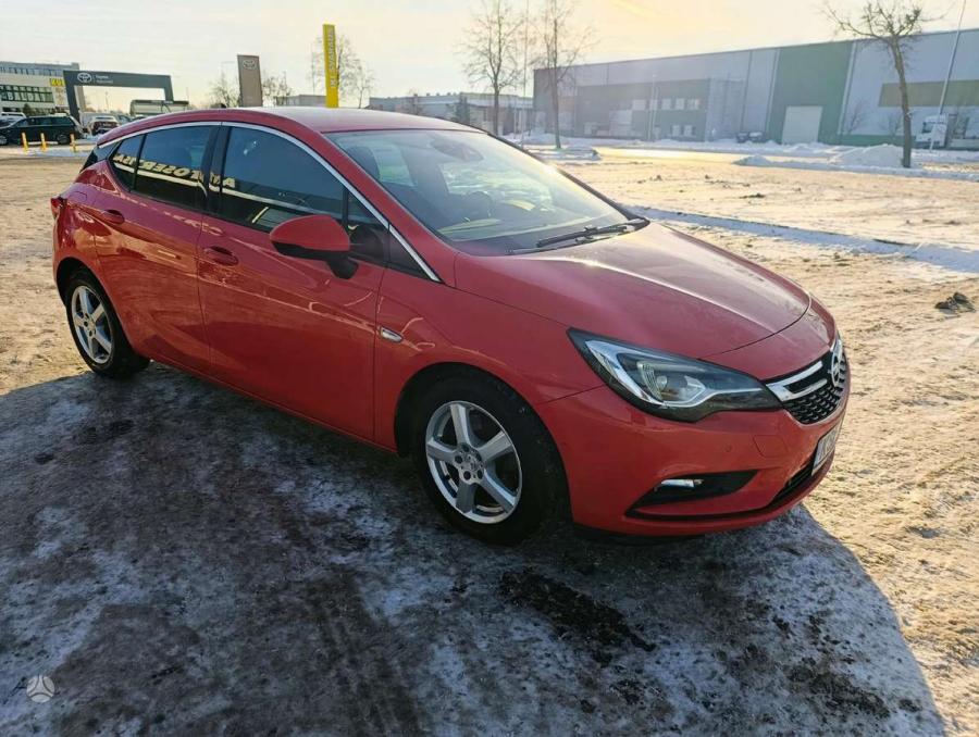 Red Opel Astra 2016 in Siauliai, with an engine capacity of 1.60 L and mileage of 173 thousand km for 6950 €, photo 3 on AUTOMOTO.COM.LV