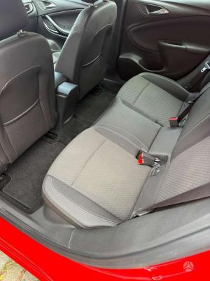 Red Opel Astra 2016 in Siauliai, with an engine capacity of 1.60 L and mileage of 191 thousand km for 4999 €, photo 12 on AUTOMOTO.COM.LV