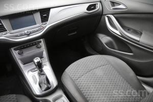 Red Opel Astra 2017 in Riga, with an engine capacity of 1.40 L and mileage of 141 thousand km for 7195 €, photo 10 on AUTOMOTO.COM.LV