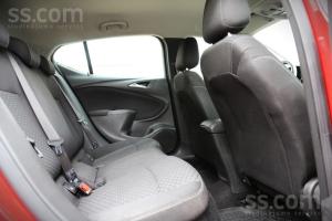 Red Opel Astra 2017 in Riga, with an engine capacity of 1.40 L and mileage of 141 thousand km for 7195 €, photo 16 on AUTOMOTO.COM.LV