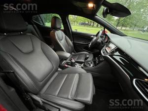 Red Opel Astra 2017 in Riga, with an engine capacity of 1.60 L and mileage of 195 thousand km for 7950 €, photo 9 on AUTOMOTO.COM.LV
