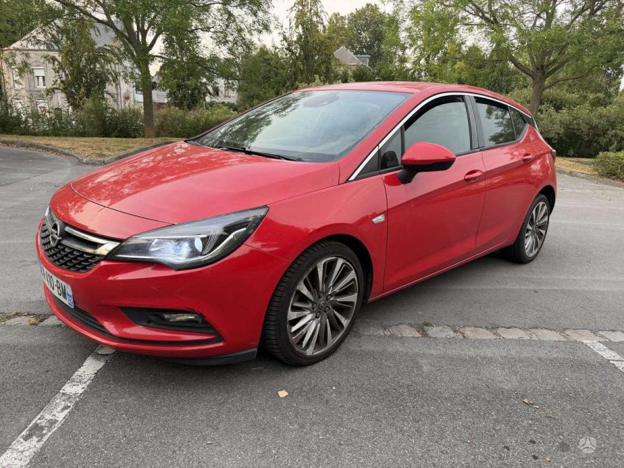 Красный Опель Астра 2017 в Таураге, объемом двигателя 1.60 л и пробегом 221 тыс. км за 6300 €, фото 1 на AUTOMOTO.COM.LV