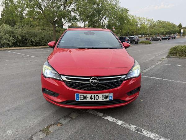 Red Opel Astra 2017 in Taurage, with an engine capacity of 1.60 L and mileage of 221 thousand km for 6300 €, photo 8 on AUTOMOTO.COM.LV