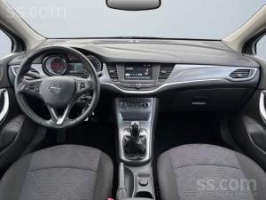 Красный Опель Астра 2018 в Рига, объемом двигателя 1.60 л и пробегом 65 тыс. км за 8500 €, фото 13 на AUTOMOTO.COM.LV