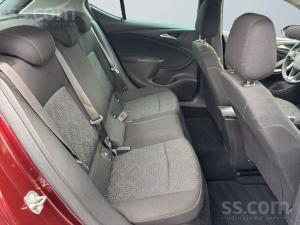 Красный Опель Астра 2018 в Рига, объемом двигателя 1.60 л и пробегом 65 тыс. км за 8500 €, фото 15 на AUTOMOTO.COM.LV
