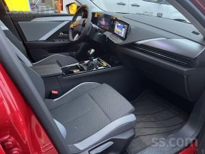 Sarkans Opel Astra 2024 Rīga, ar dzinēja tilpumu 1.20 L un nobraukumu 12 tūkst. km par 25900 €, foto 9 vietnē AUTOMOTO.COM.LV