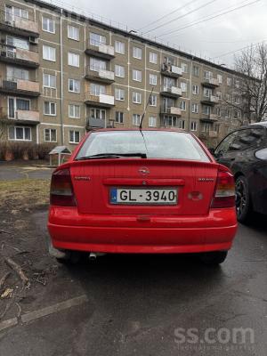 Red Opel Astra 2003 in Riga, with an engine capacity of 2.00 L and mileage of 300 thousand km for 300 €, photo 3 on AUTOMOTO.COM.LV