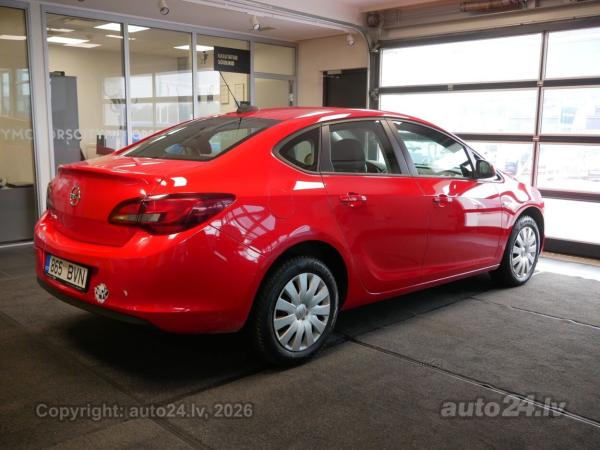Red Opel Astra 2017 in Tallinn, with an engine capacity of 1.60 L and mileage of 161 thousand km for 6490 €, photo 3 on AUTOMOTO.COM.LV