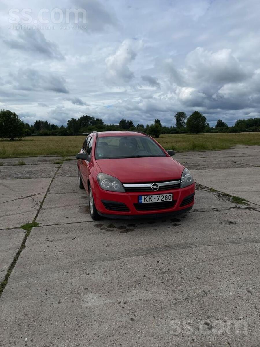 Red Opel Astra 2006 in Riga, with an engine capacity of 1.90 L and mileage of 360 thousand km for 1300 €, photo 3 on AUTOMOTO.COM.LV