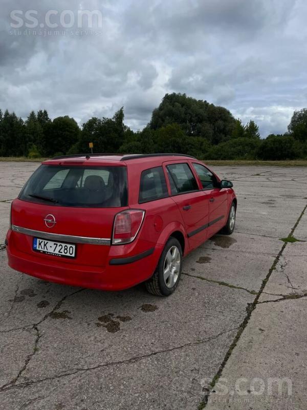 Sarkans Opel Astra 2006 Rīga, ar dzinēja tilpumu 1.90 L un nobraukumu 360 tūkst. km par 1050 €, foto 3 vietnē AUTOMOTO.COM.LV