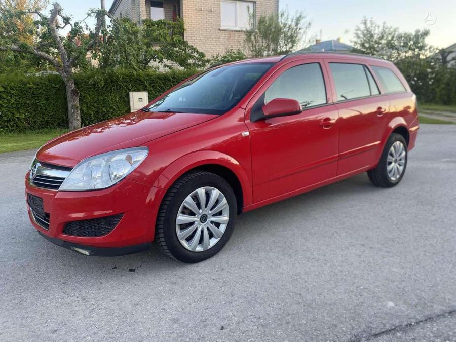 Red Opel Astra 2007 in Birzai, with an engine capacity of 1.91 L and mileage of 287 thousand km for 2350 €, photo 1 on AUTOMOTO.COM.LV
