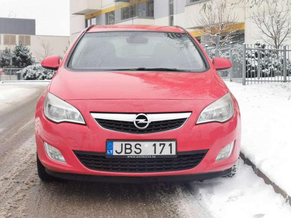 Sarkans Opel Astra 2011 Viļņa, ar dzinēja tilpumu 1.70 L un nobraukumu 400 tūkst. km par 1200 €, foto 2 vietnē AUTOMOTO.COM.LV