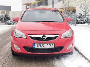 Sarkans Opel Astra 2011 Viļņa, ar dzinēja tilpumu 1.70 L un nobraukumu 400 tūkst. km par 1200 €, foto 2 vietnē AUTOMOTO.COM.LV