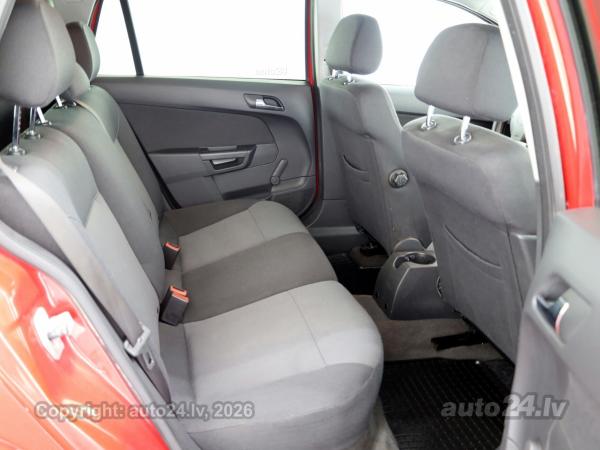 Sarkans Opel Astra 2012 Tallina, ar dzinēja tilpumu 1.60 L un nobraukumu 324 tūkst. km par 1299 €, foto 8 vietnē AUTOMOTO.COM.LV