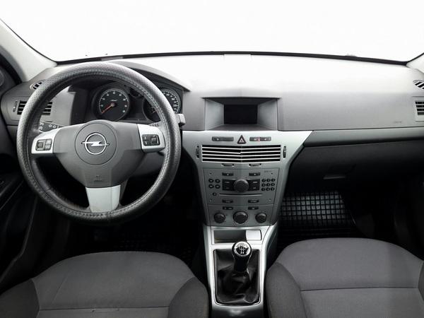Opel Astra 2012 Tallina vietnē Sarkans Opel Astra 2012 Tallina, ar dzinēja tilpumu 1.60 L un nobraukumu 324 tūkst. km par 1299 €, foto 6 vietnē AUTOMOTO.COM.LV