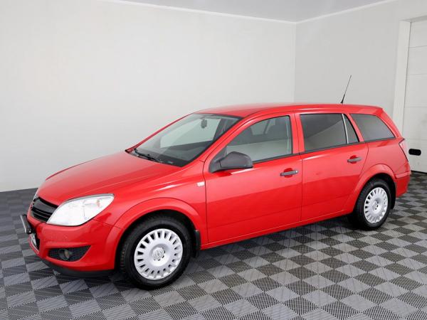 Opel Astra 2012 Tallina vietnē Sarkans Opel Astra 2012 Tallina, ar dzinēja tilpumu 1.60 L un nobraukumu 324 tūkst. km par 1299 €, foto 10 vietnē AUTOMOTO.COM.LV