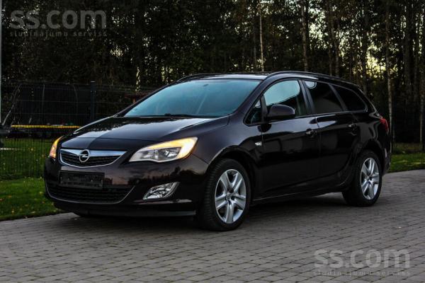 Опель Астра 2012 в Елгава на AUTOMOTO.COM.LV Красный Опель Астра 2012 в Елгава, объемом двигателя 1.70 л и пробегом 271 тыс. км за 3590 €, фото 1 на AUTOMOTO.COM.LV