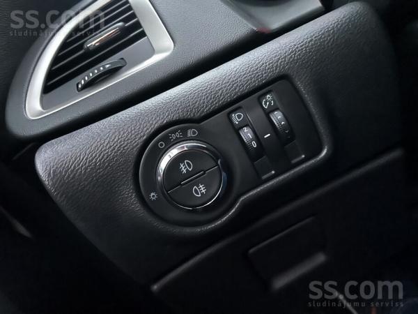 Опель Астра 2012 в Елгава на AUTOMOTO.COM.LV Красный Опель Астра 2012 в Елгава, объемом двигателя 1.70 л и пробегом 271 тыс. км за 3590 €, фото 11 на AUTOMOTO.COM.LV