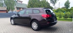 Red Opel Astra 2013 in Alytus, with an engine capacity of 1.69 L and mileage of 230 thousand km for 3250 €, photo 5 on AUTOMOTO.COM.LV