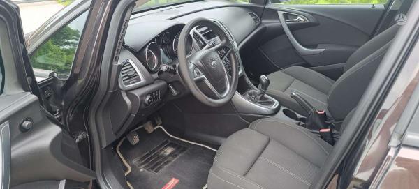 Sarkans Opel Astra 2013 Alīta, ar dzinēja tilpumu 1.69 L un nobraukumu 230 tūkst. km par 3250 €, foto 7 vietnē AUTOMOTO.COM.LV