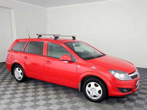 Red Opel Astra 2013 in Tallinn, with an engine capacity of 1.60 L and mileage of 243 thousand km for 1699 €, photo 1 on AUTOMOTO.COM.LV