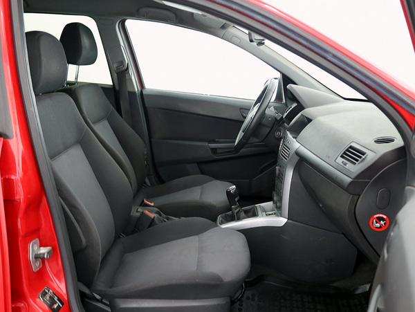 Red Opel Astra 2013 in Tallinn, with an engine capacity of 1.60 L and mileage of 243 thousand km for 1699 €, photo 6 on AUTOMOTO.COM.LV