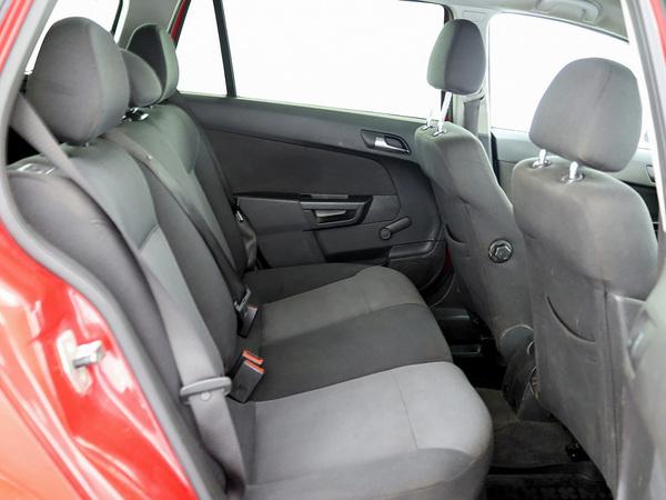 Red Opel Astra 2013 in Tallinn, with an engine capacity of 1.60 L and mileage of 243 thousand km for 1699 €, photo 7 on AUTOMOTO.COM.LV