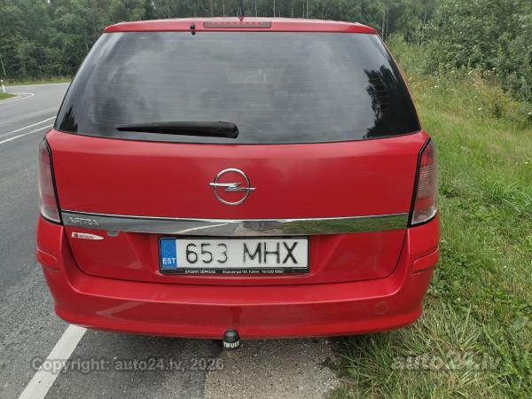 Sarkans Opel Astra 2013 Tallina, ar dzinēja tilpumu 1.60 L un nobraukumu 409 tūkst. km par 1999 €, foto 2 vietnē AUTOMOTO.COM.LV