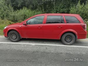 Red Opel Astra 2013 in Tallinn, with an engine capacity of 1.60 L and mileage of 409 thousand km for 1999 €, photo 4 on AUTOMOTO.COM.LV