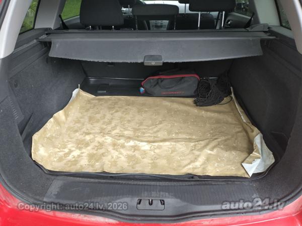 Sarkans Opel Astra 2013 Tallina, ar dzinēja tilpumu 1.60 L un nobraukumu 409 tūkst. km par 1999 €, foto 9 vietnē AUTOMOTO.COM.LV
