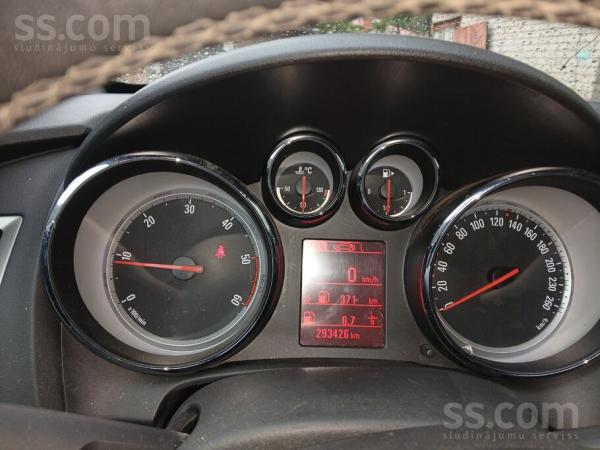 Опель Астра 2013 в Рига на AUTOMOTO.COM.LV Красный Опель Астра 2013 в Рига, объемом двигателя 2.00 л и пробегом 294 тыс. км за 2800 €, фото 8 на AUTOMOTO.COM.LV