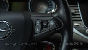 Red Opel Astra 2016 in Tallinn, with an engine capacity of 1.60 L and mileage of 234 thousand km for 6790 €, photo 18 on AUTOMOTO.COM.LV