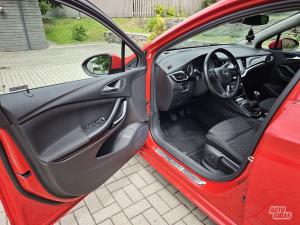 Red Opel Astra 2017 in Vilnius, with an engine capacity of 1.60 L and mileage of 221 thousand km for 5999 €, photo 13 on AUTOMOTO.COM.LV