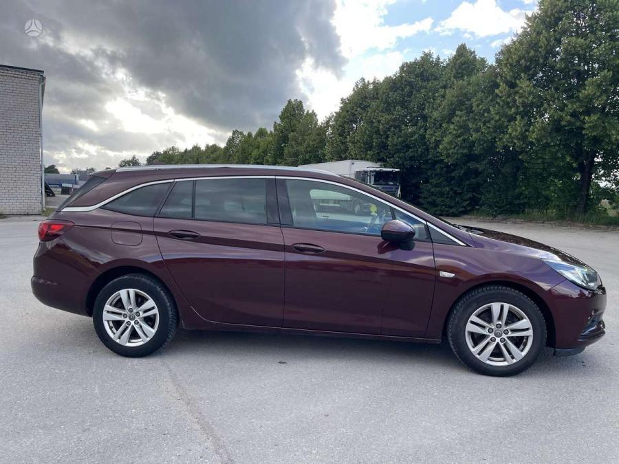 Red Opel Astra 2018 in Telschi, with an engine capacity of 1.60 L and mileage of 198 thousand km for 6499 €, photo 5 on AUTOMOTO.COM.LV