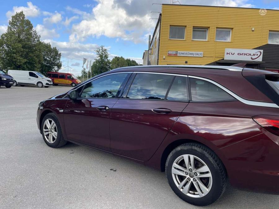 Red Opel Astra 2018 in Telschi, with an engine capacity of 1.60 L and mileage of 198 thousand km for 6499 €, photo 9 on AUTOMOTO.COM.LV