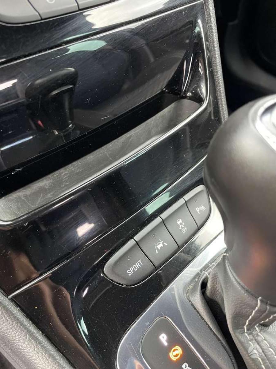 Red Opel Astra 2018 in Telschi, with an engine capacity of 1.60 L and mileage of 198 thousand km for 6499 €, photo 17 on AUTOMOTO.COM.LV
