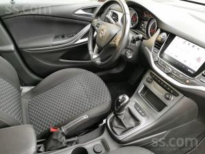Red Opel Astra 2019 in Riga, with an engine capacity of 1.60 L and mileage of 231 thousand km for 5450 €, photo 15 on AUTOMOTO.COM.LV
