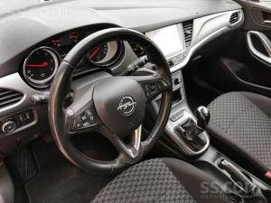Red Opel Astra 2019 in Riga, with an engine capacity of 1.60 L and mileage of 231 thousand km for 5450 €, photo 18 on AUTOMOTO.COM.LV