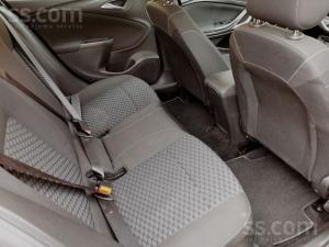 Red Opel Astra 2019 in Riga, with an engine capacity of 1.60 L and mileage of 231 thousand km for 5450 €, photo 23 on AUTOMOTO.COM.LV