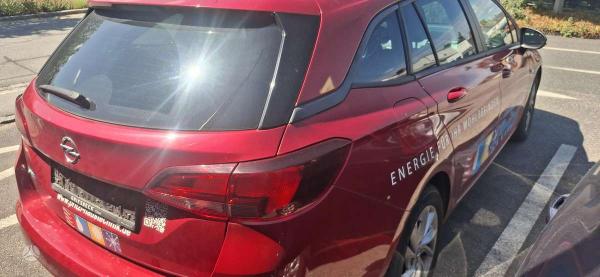 Red Opel Astra 2021 in Rokiskis, with an engine capacity of 1.20 L and mileage of 87 thousand km for 5950 €, photo 5 on AUTOMOTO.COM.LV